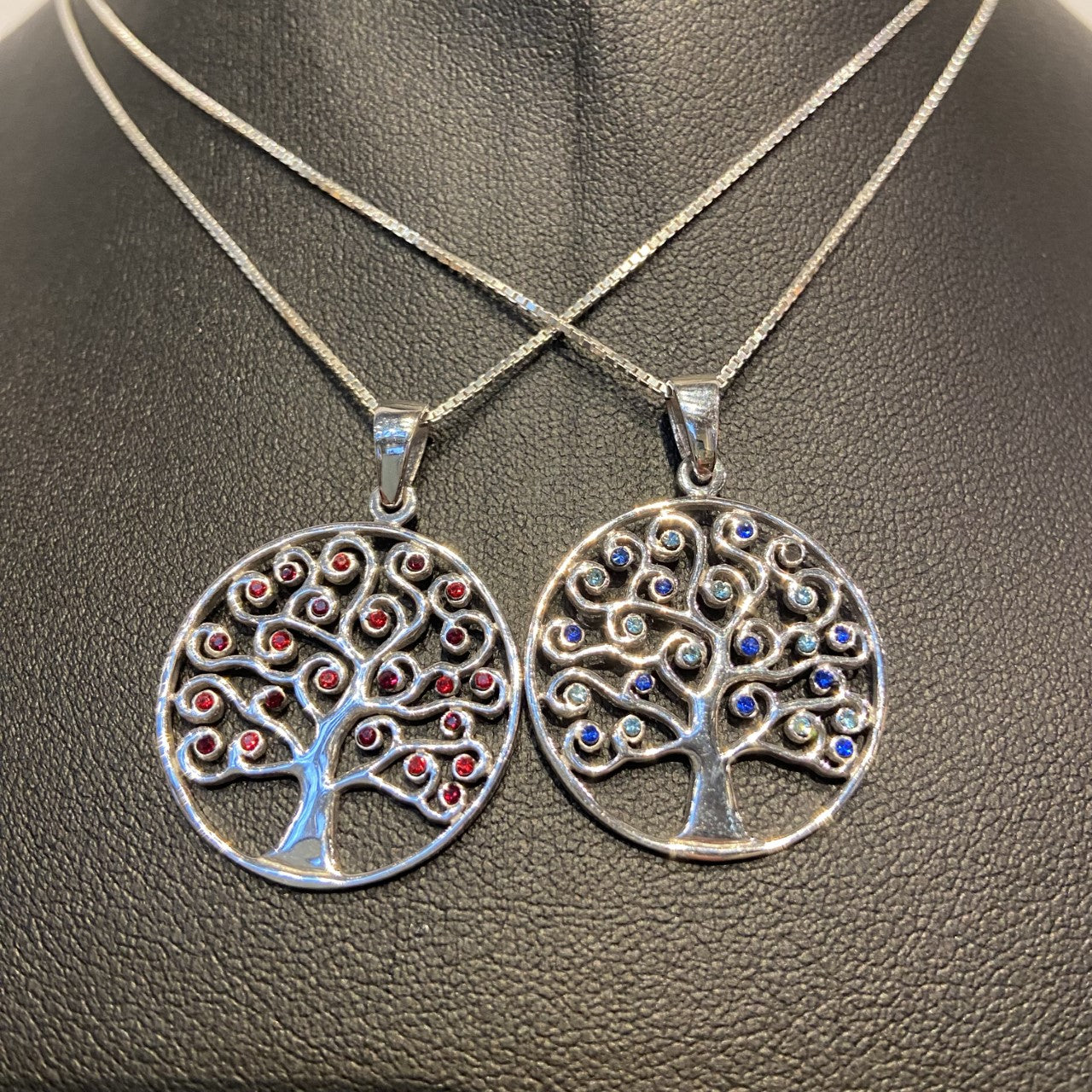 Pendant Tree of Life – Illinois Holocaust Museum & Education Center
